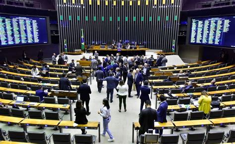 Câmara aprova urgência de proposta contra restrição de trabalho aos domingos e feriados CNN Brasil