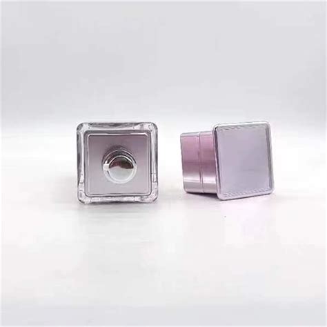 탑 뷰티 스퀘어 아크릴 병 100ml 럭셔리 스프레이 병 100g 펌프 사용 화장품 포장 사용 페이스 크림 중국 제조 업체 Kp Pkg