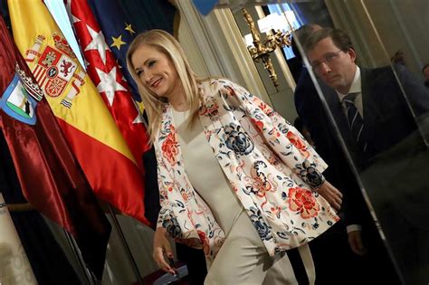 Cifuentes El Psoe Se Abstendrá En La Moción De Censura A Cifuentes