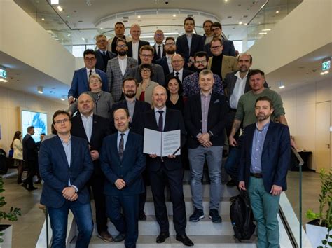 Photonics Microelectronics Pptf Microepc Photonicsfrompoland Polskafotonika Cluster