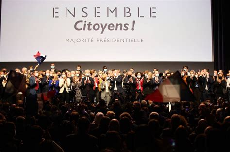 法国大选进入白热化，民调天平进一步倾斜，普京助推马克龙连任？百科ta说