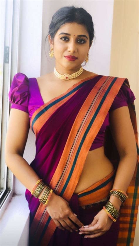 சேலை கட்டி வந்து மனம் மயக்கும் சோலைக்குயில் ஷில்பா மஞ்சுநாத்