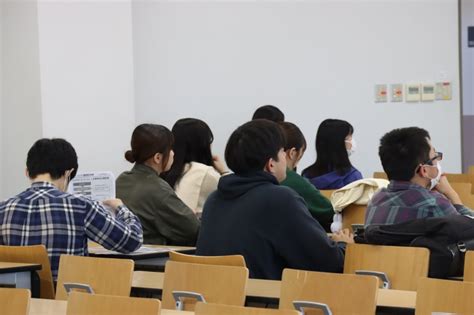 本格始動に向けて早めの準備を！ 3年生対象に恒例の『就活ミニ講座』を開講 流通科学大学