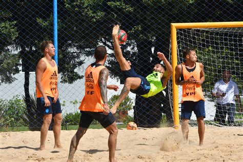 La Selección de fútbol playa continúa con la preparación para la Copa