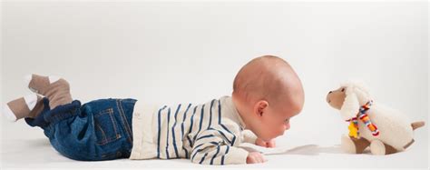 赤ちゃんの寝返りはいつ？息子のばあい ママデポ