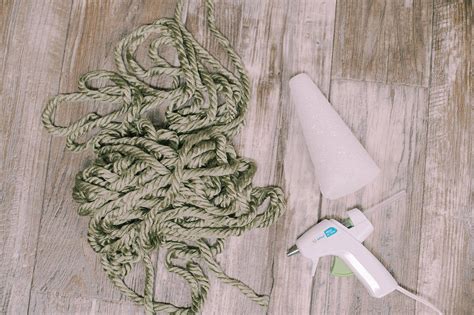 How To Make Diy Chunky Yarn Wrapped Styrofoam Trees