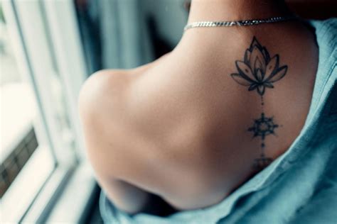 Bumble Bee Tattoo Buzz 🐝 Meaning Ideas And Inspiring Designs