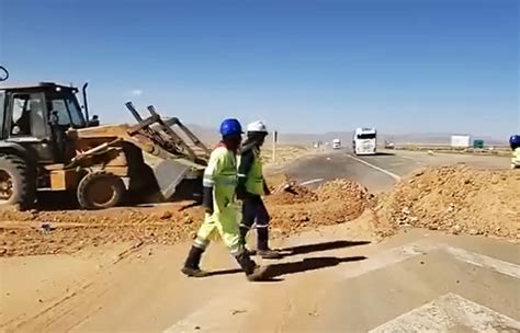 Persiste El Bloqueo Indefinido En Caracollo Sobre La Carretera Oruro La