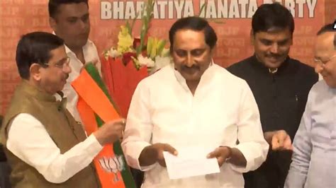 Ex Andhra Pradesh Cm Kiran Kumar Reddy Joins Bjp Takes ‘king Jibe At
