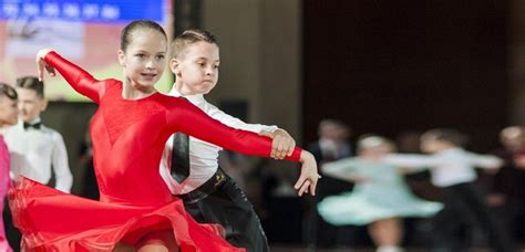 Спортивные бальные танцы для детей: с какого возраста и какая польза