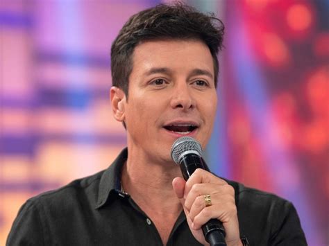 Rodrigo Faro comemora 15 anos de RecordTV Diversão O Dia