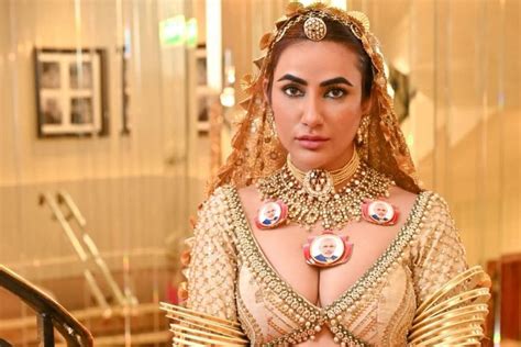 Ruchi Gujjar Narendra Modi Necklace Indian Model Ruchi Gujjar Wears