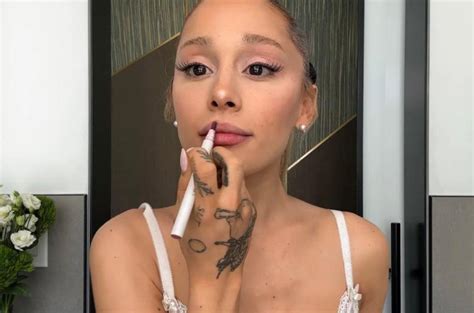 أريانا غراندي عن الشهرة في سن مبكرة ومساوئ استخدام البوتوكس Et بالعربي