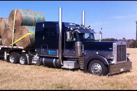 Pin By Eri Rexach On Hot Rigs Big Rig Trucks Big Trucks Peterbilt