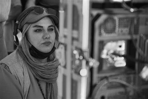 بیوگرافی نرگس آبیار