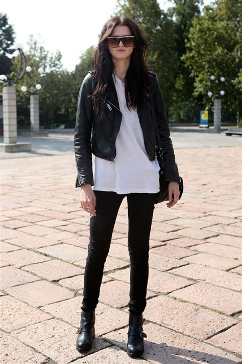 Smoking Celebs Click Image To Close This Window