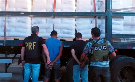 Ação conjunta PRF e Polícia Civil recupera carga roubada e prende dois