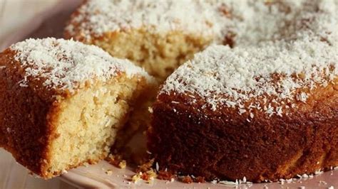 Ce gâteau ultra moelleux noix de coco et au yaourt si doux et si