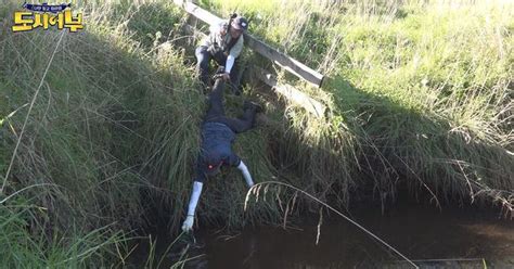 Oh쎈 컷 ‘도시어부 이경규 미터급 장어 온몸으로 낚시 ‘인간 뜰채