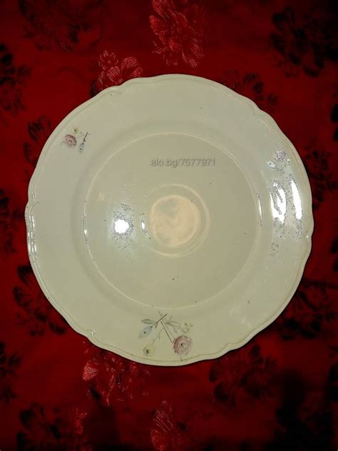 Чиния на цветенца Съдове Сервизи Прибори София Чиния на цветенца 30см състояние до