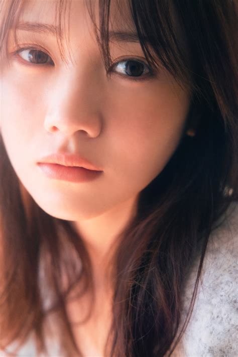 乃木坂46 田村真佑 1st写真集 『 恋に落ちた瞬間 』 微图坊