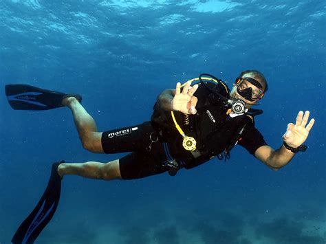 PADI Diving Courses And Daily Dive Top Service In Hurghada
