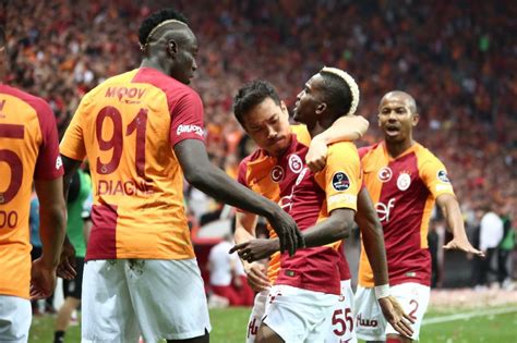 Galatasaray Başakşehir den Liderliği aldı Galatasaray Beşiktaş maç özeti ve golleri