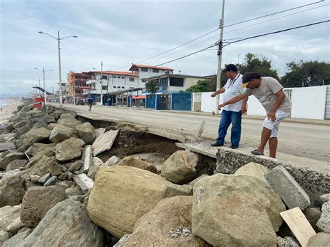Aguaje Causó Daños En Varios Puntos Del Malecón De Crucita La Marea