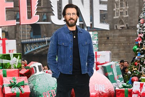 Chris Evans Lists Longtime Los Angeles Home Mansion Global