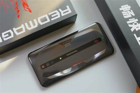 165hz高刷的“机甲战神”：红魔6如何重塑游戏手机标杆？凤凰网