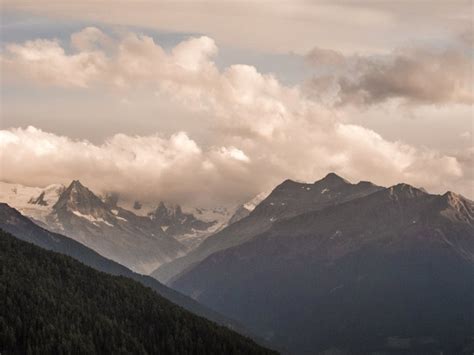 Swiss Couple Missing For 75 Years Found Frozen On Glacier Huffpost News