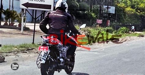 Spyshot Semi Naked Bajaj Pulsar 250F Diuji Di India Modenas Bawa