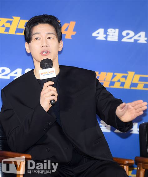 [td포토] 김무열 액션 장인