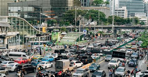 교통량이 많은 바쁜 도시 거리 사진 Unsplash의 방콕 이미지