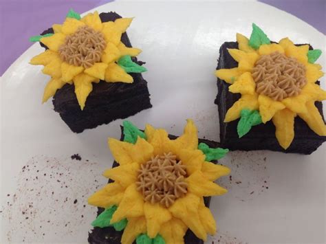 Sunflowers I Made At My Wilton Building Buttercream Skills Class