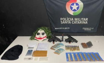 Polícia Militar recaptura foragido da Justiça homem portava armas drogas e munições Penha