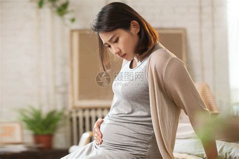 闷闷不乐的孕妇高清图片下载 正版图片507666474 摄图网
