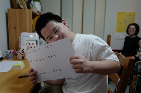 ダウン症の弟が初めて本を出す姉のために努力して←家族愛に涙が出る いいね！ニュース