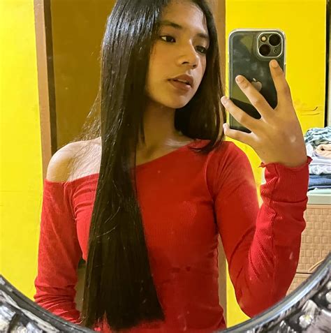 Mariane Apple Story On Reels