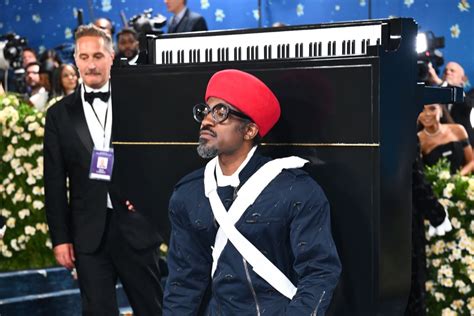 André 3000 Reunites With Big Boi After Surprise Flute Performance