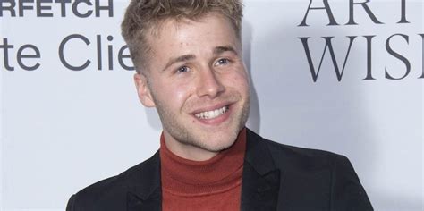 How Ed Mcvey Prepared For His Role Of Prince William In The Crown