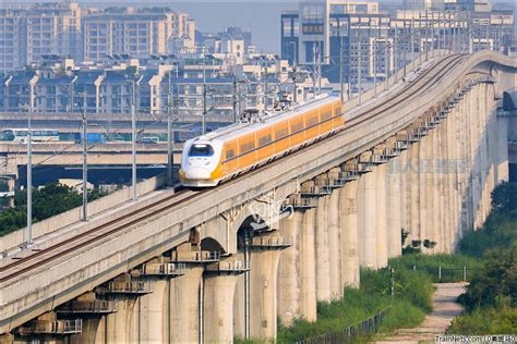 非人狂想屋 你的火车发源地 Crh2j反向运行在广清城际下行线