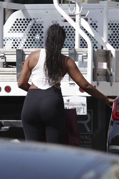 Sasha Obama Heading To Upscale Gym In Los Angeles 09172023 Hawtcelebs