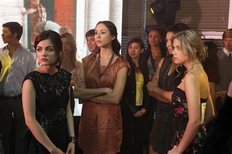 Ranking Arias Earrings On Pretty Little Liars From Totally Bonkers