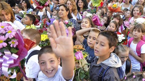 Изтича крайният срок за записване на първокласници Новини бг