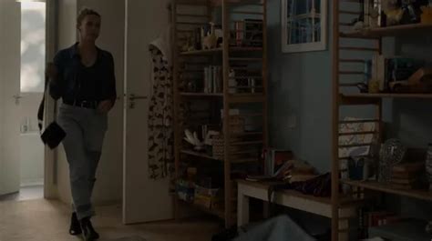 Joe S Jeans Tomboy Slim Fit Jeans Worn By Michelle Lasso Andrea Anders As Seen In Ted Lasso