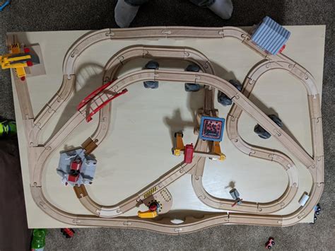 Tabletop Circuit Maximum Use Of Space R Brio