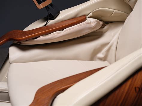 Dcore Cirrus Japanese Massage Chair