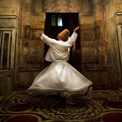 أكادُ من فرط الجمال أذوبُ الشيخ عليوة ثابت Listen To Music