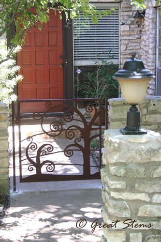 Tree Gate Says Welcome Great Stems